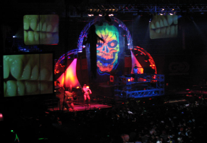 rave ravers monster massive 2005 pictures pics pix so cal go ventures